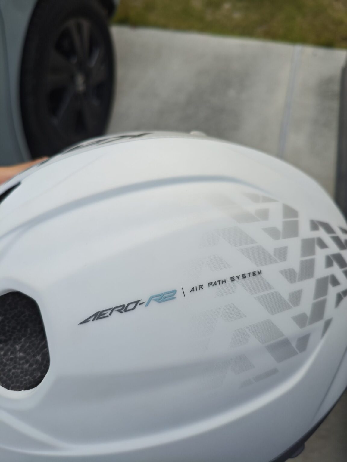 【インプレ＆比較】OGK KABUTO AERO-R2 が R1 を超えてきた｜おがくずブログ【ロードバイクのブログ】